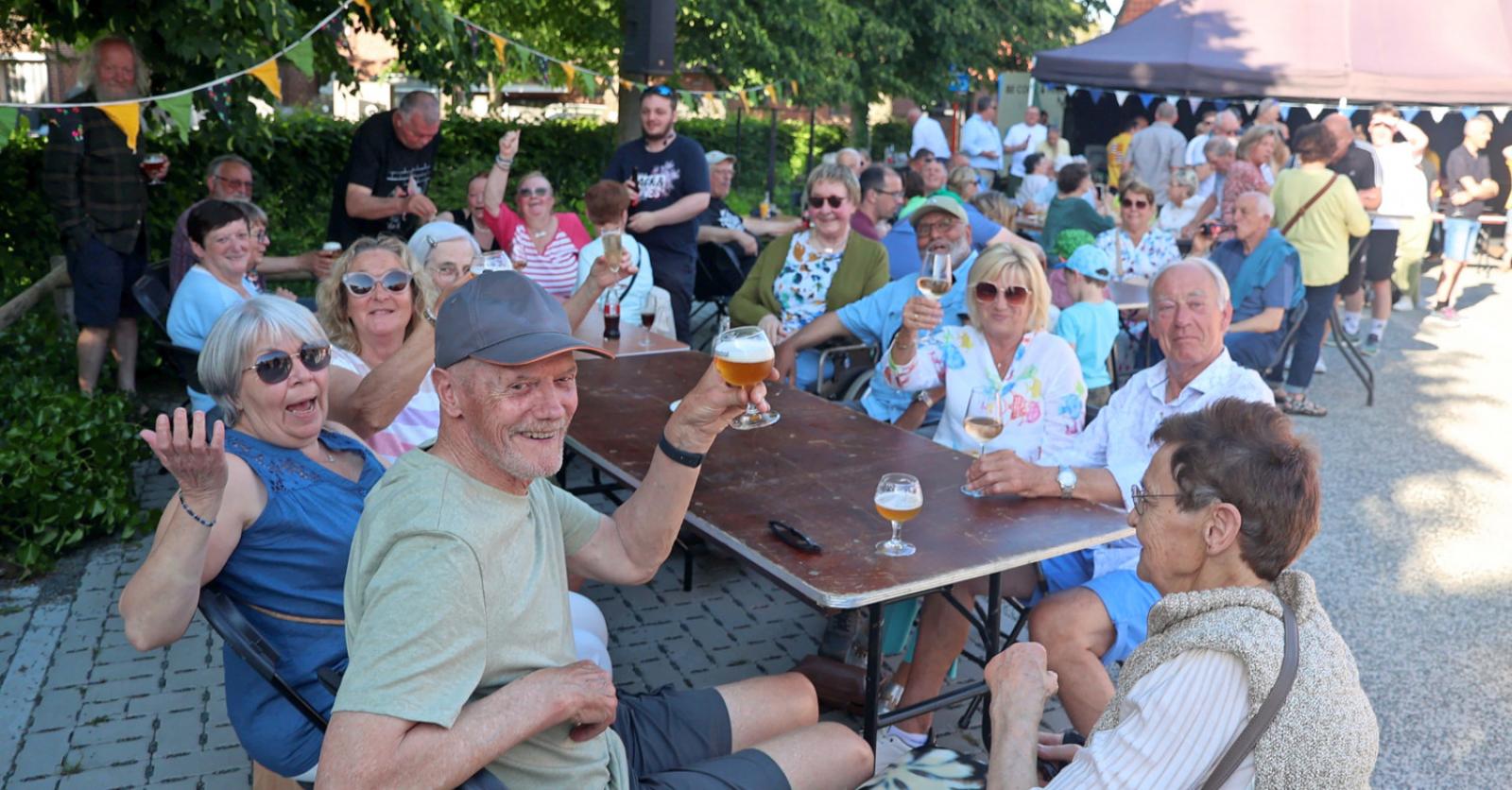 Nieuwe dorpskom van Dranouter feestelijk geopend - KW.be