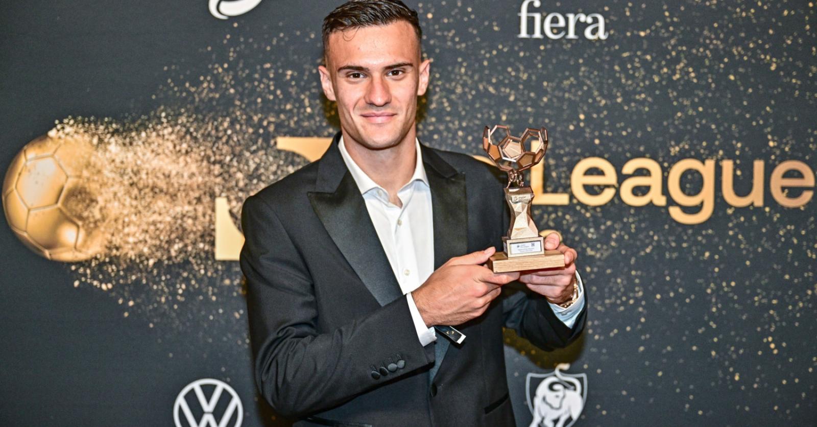 Club Brugge-speler Aleksandar Stankovic uitgeroepen tot Talent van het ...