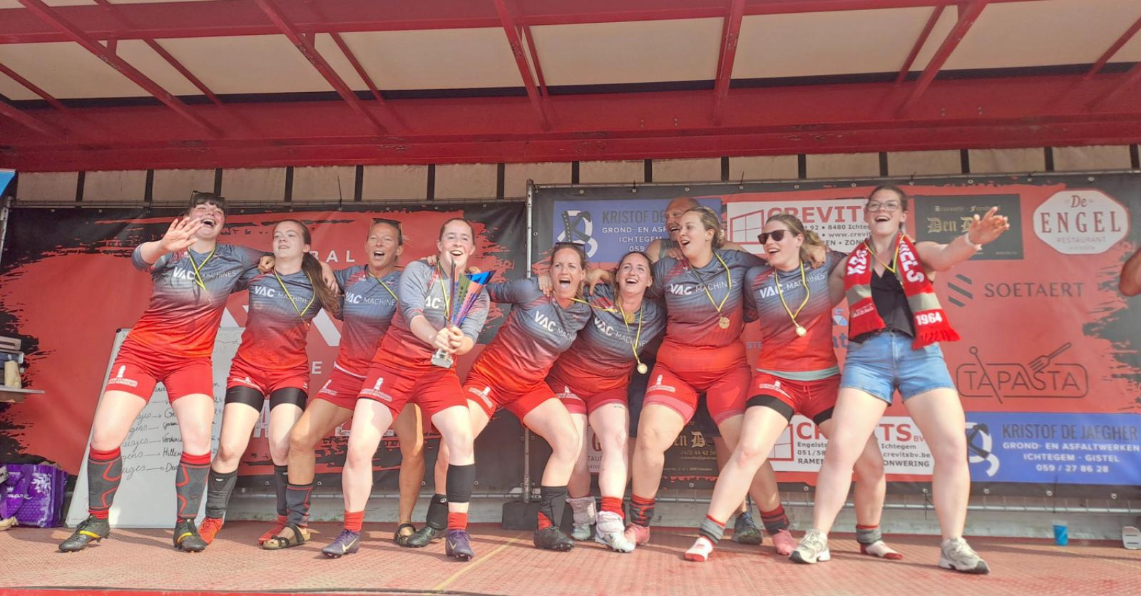 “We waren op de afspraak”: Damesteam van KBC Sint-Michiels heeft prijs ...