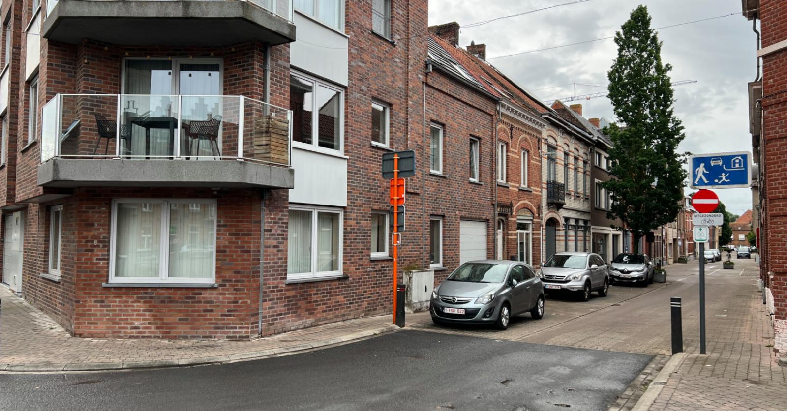 Brand gebouw blijkt stofwolk van werf te zijn - KW.be