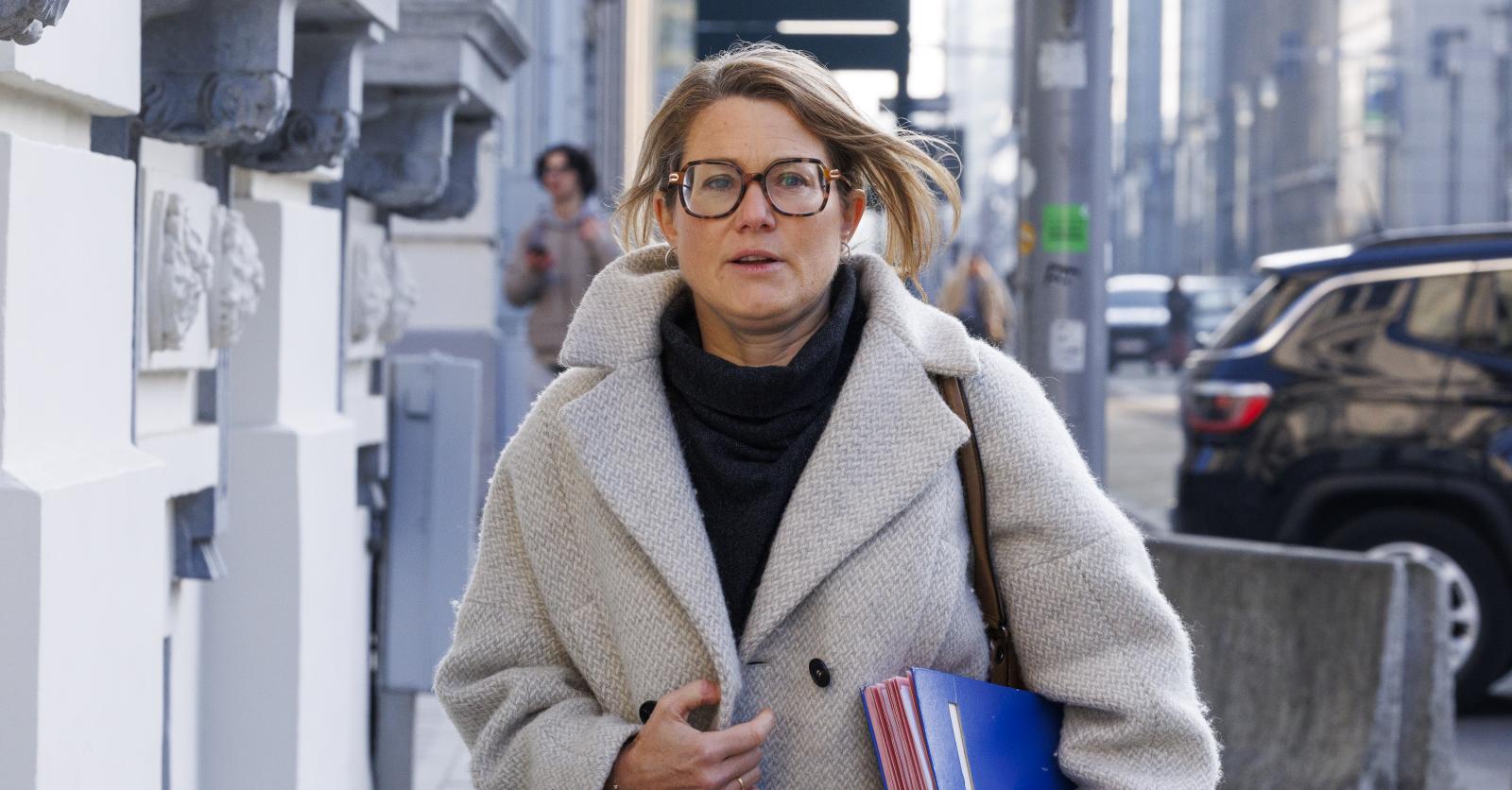 Anneleen Van Bossuyt (N-VA), ministre de l'Asile, met fin au programme ...