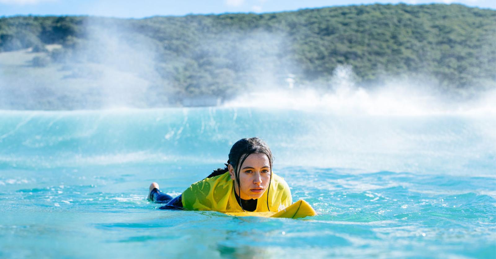 Surfmoves en rivaliteit in seizoen twee van ‘Surviving Summer’