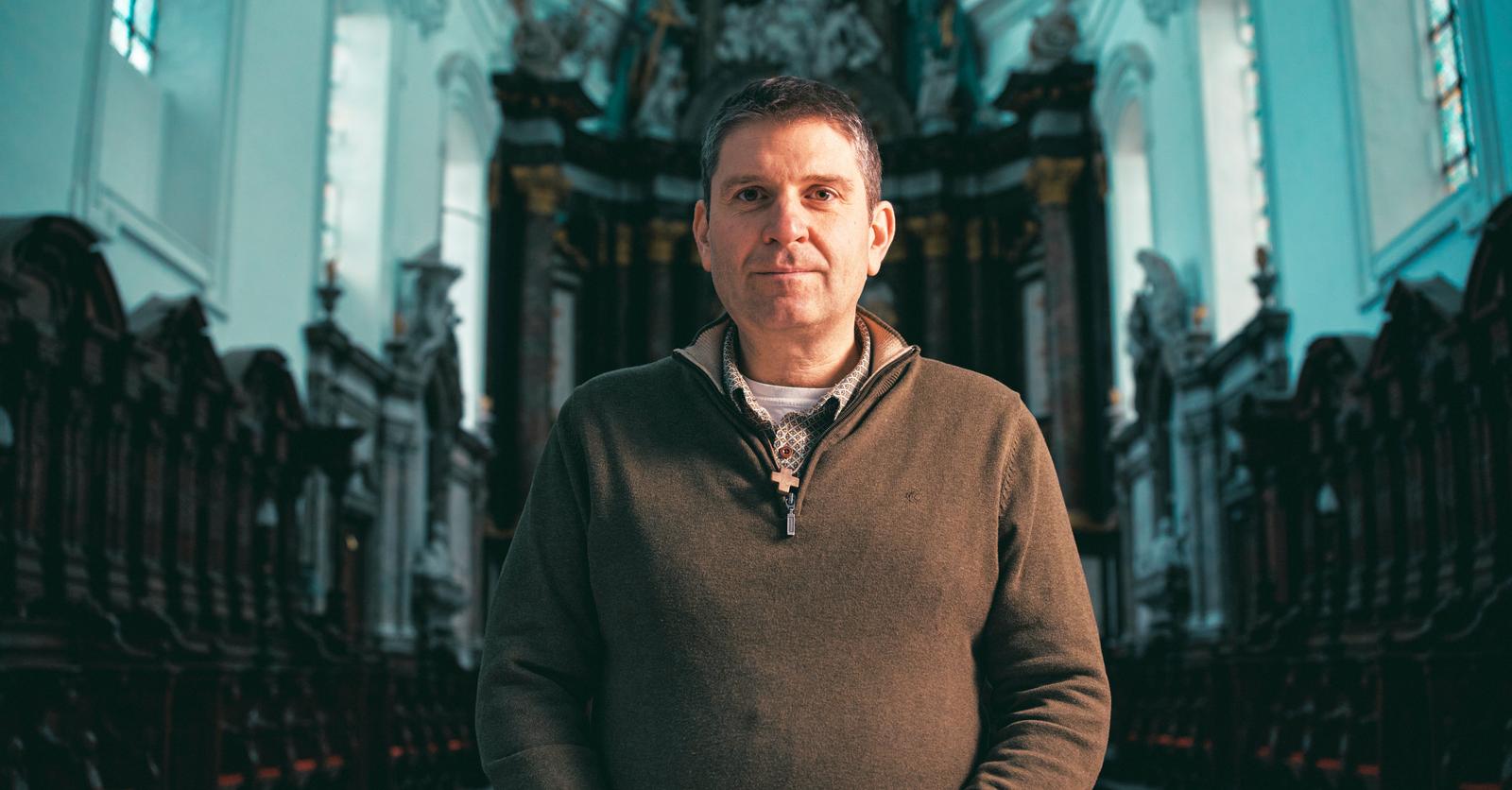 Alexander Vandaele, pastoor in Ninove: ‘In de kerk bestaat geen cordon ...