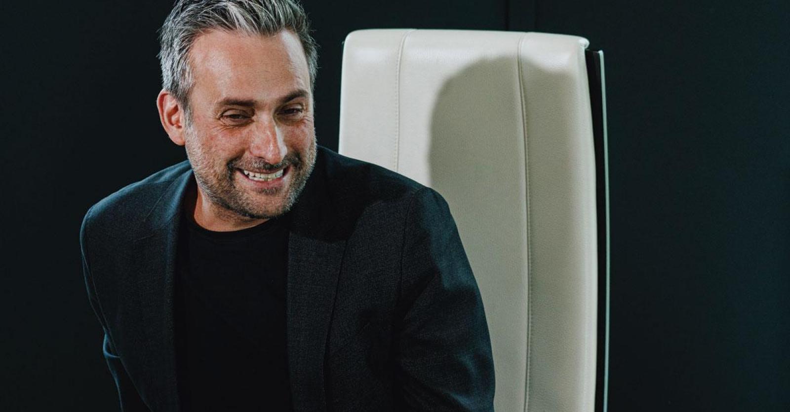 Wie is Sam Baro, de selfmade man van KAA Gent? ‘Een opportunist in de ...