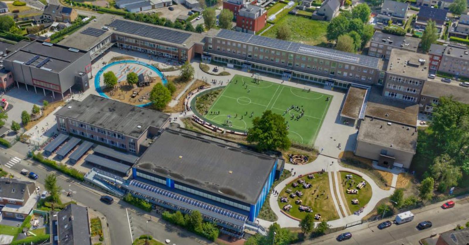 Knacks mooiste speelplaats van de maand: het Sint-Pietersinstituut in ...