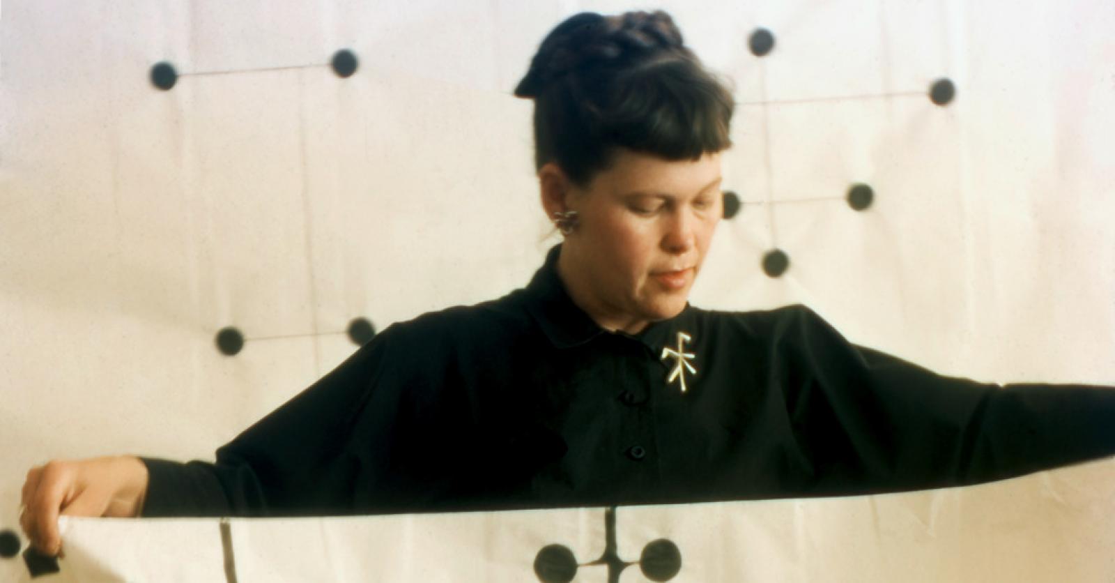 Ontwerp van Ray en Charles Eames ziet het licht: hoe de Dot Pattern ...