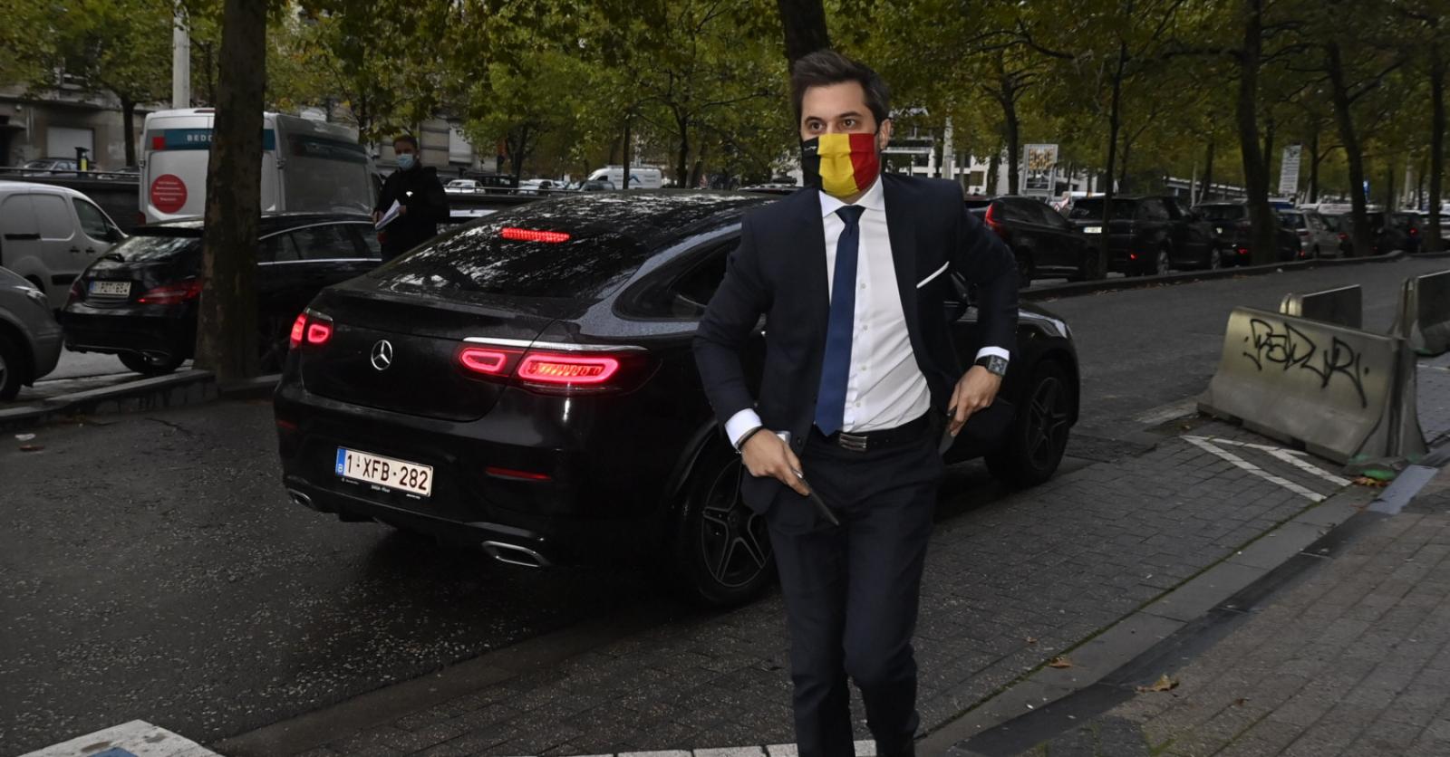 Une Mercedes mise à disposition de Georges-Louis Bouchez mesurée à 172 ...