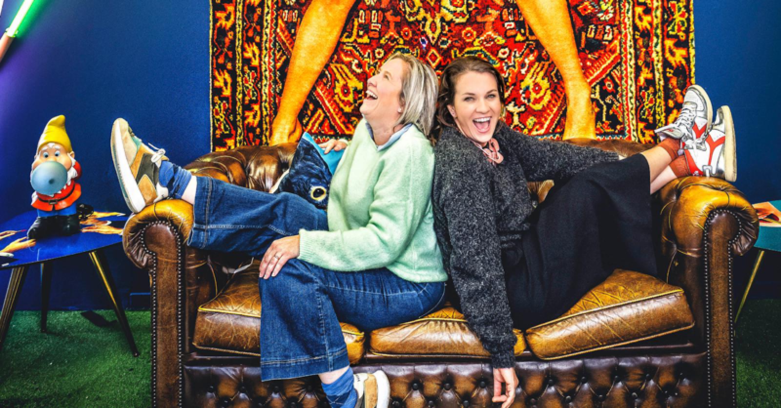 Karen Hellemans en Siska Schoeters: ‘Mannen zien het werk niet. En ze weten niks liggen’