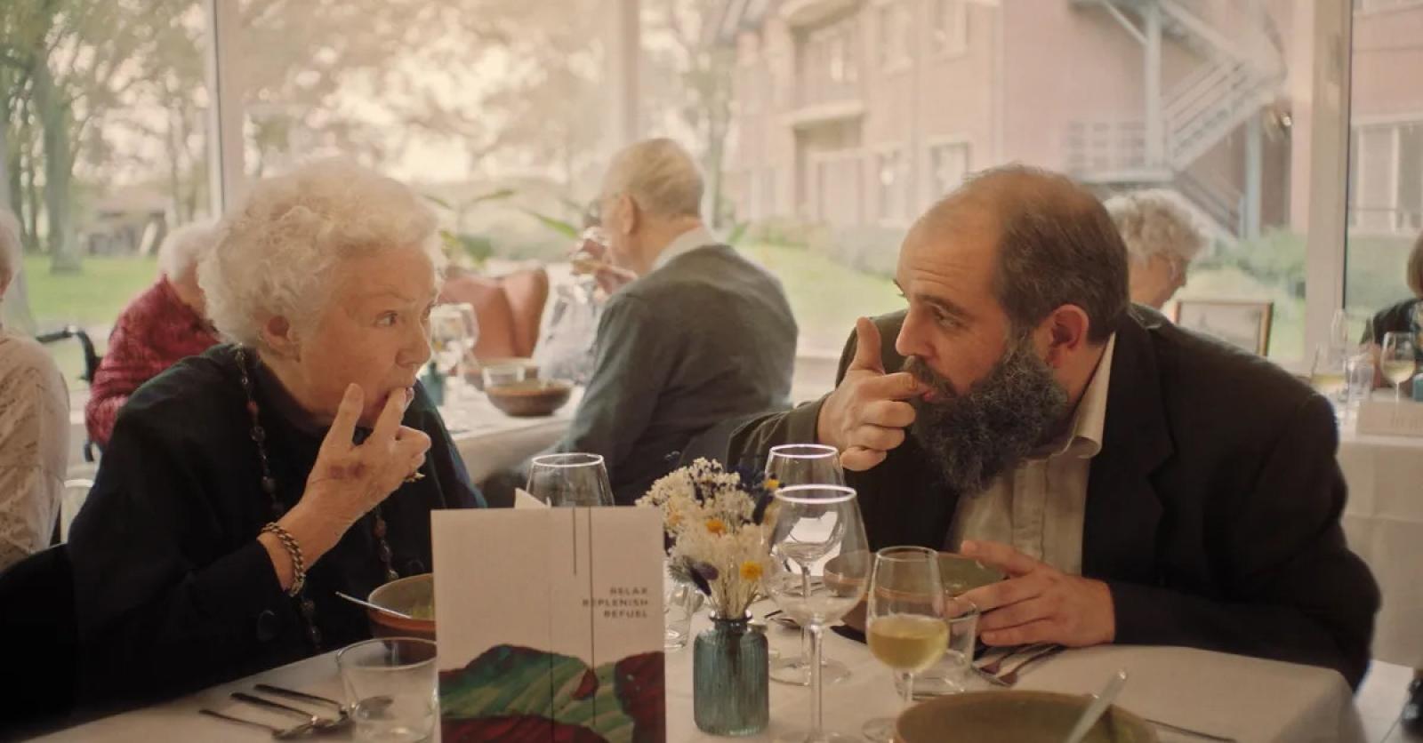 Bompa Bockie wordt geconfronteerd met heftige verhalen