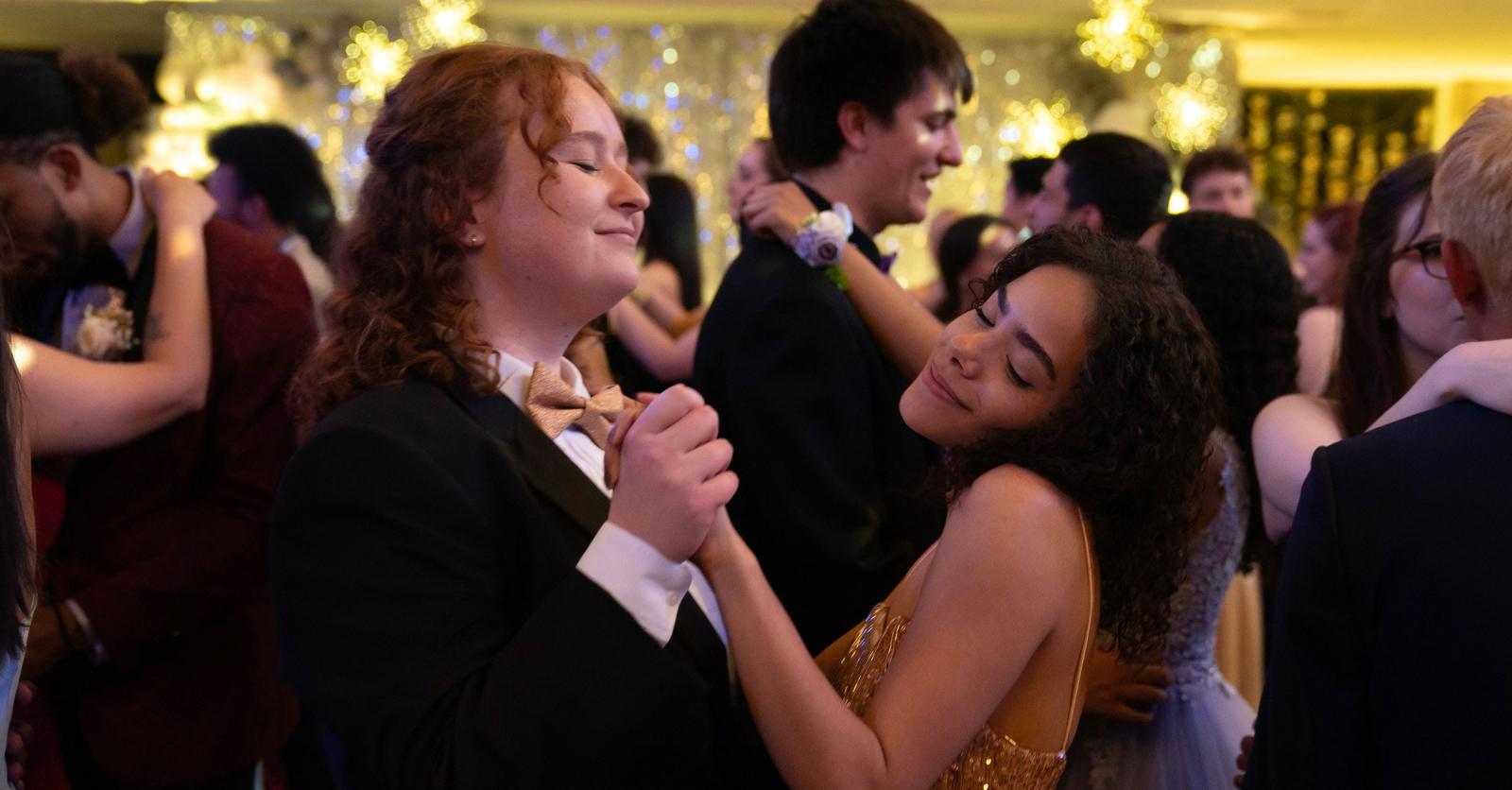 Prom Dates: een heleboel chaos in trailer tienerkomedie