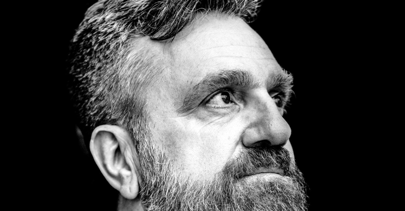 De twijfels van acteur Ivan Pecnik: ‘Ik heb twee goede vrienden, en dat vind ik al veel’ - Knack