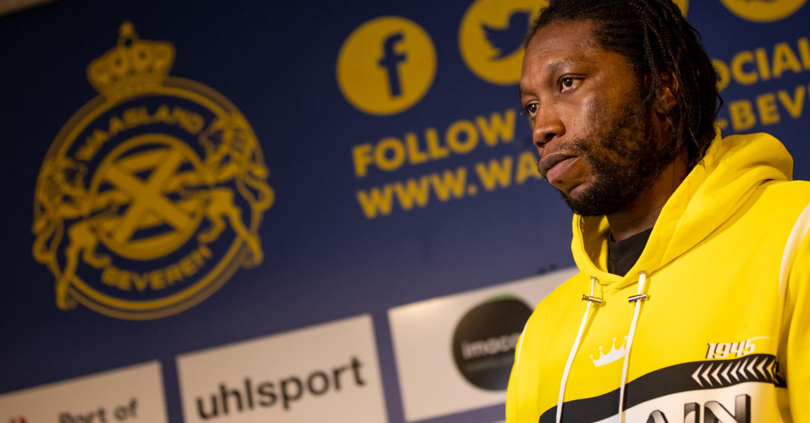 Dieumerci Mbokani bij voorstelling: 'Ik wil een nieuw hoofdstuk ... Dieumerci Mbokani bij voorstelling: 'Ik wil een nieuw hoofdstuk ...