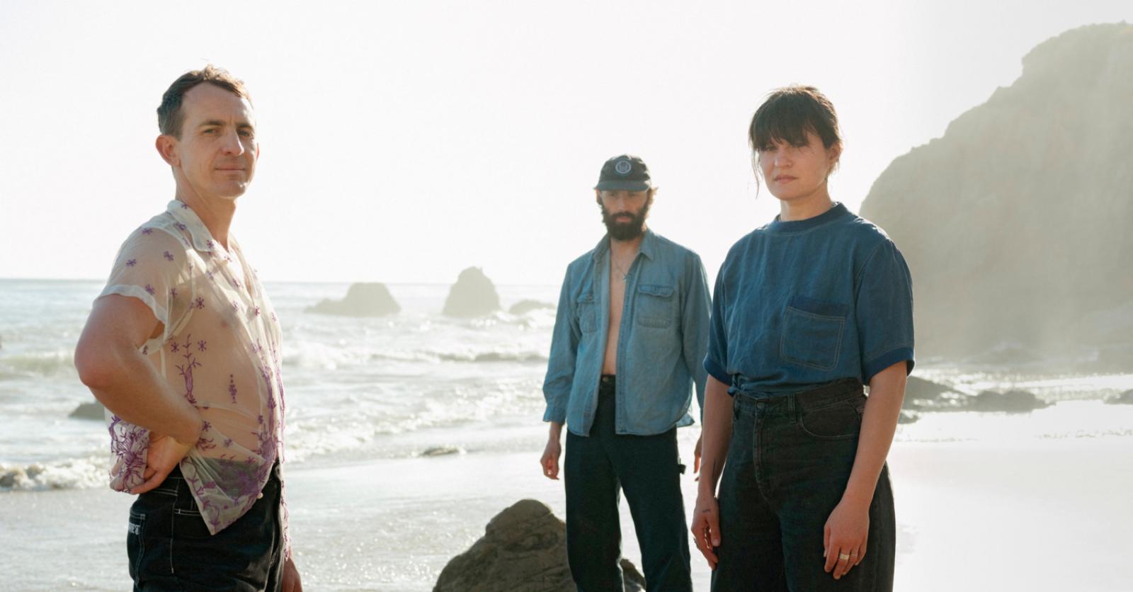 Big Thief tovert Vorst Nationaal om in een knusse huiskamer