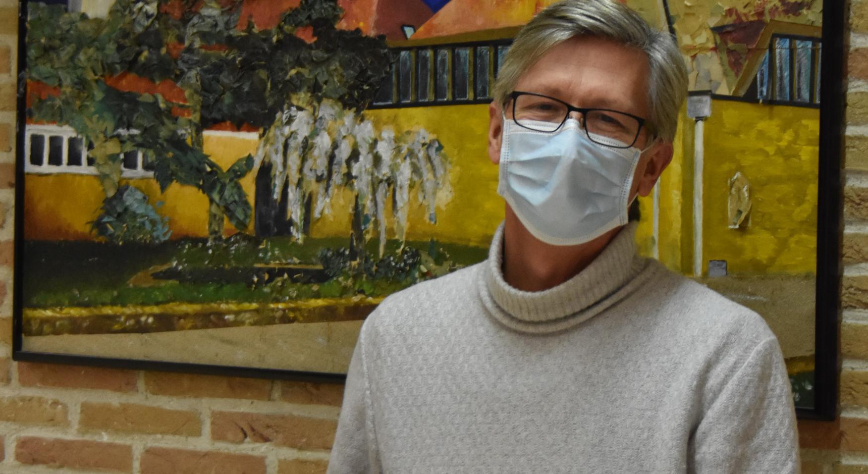 Leraar Peter Deltour gaat na 37 jaar in Ieperse Heilige Familie met ...