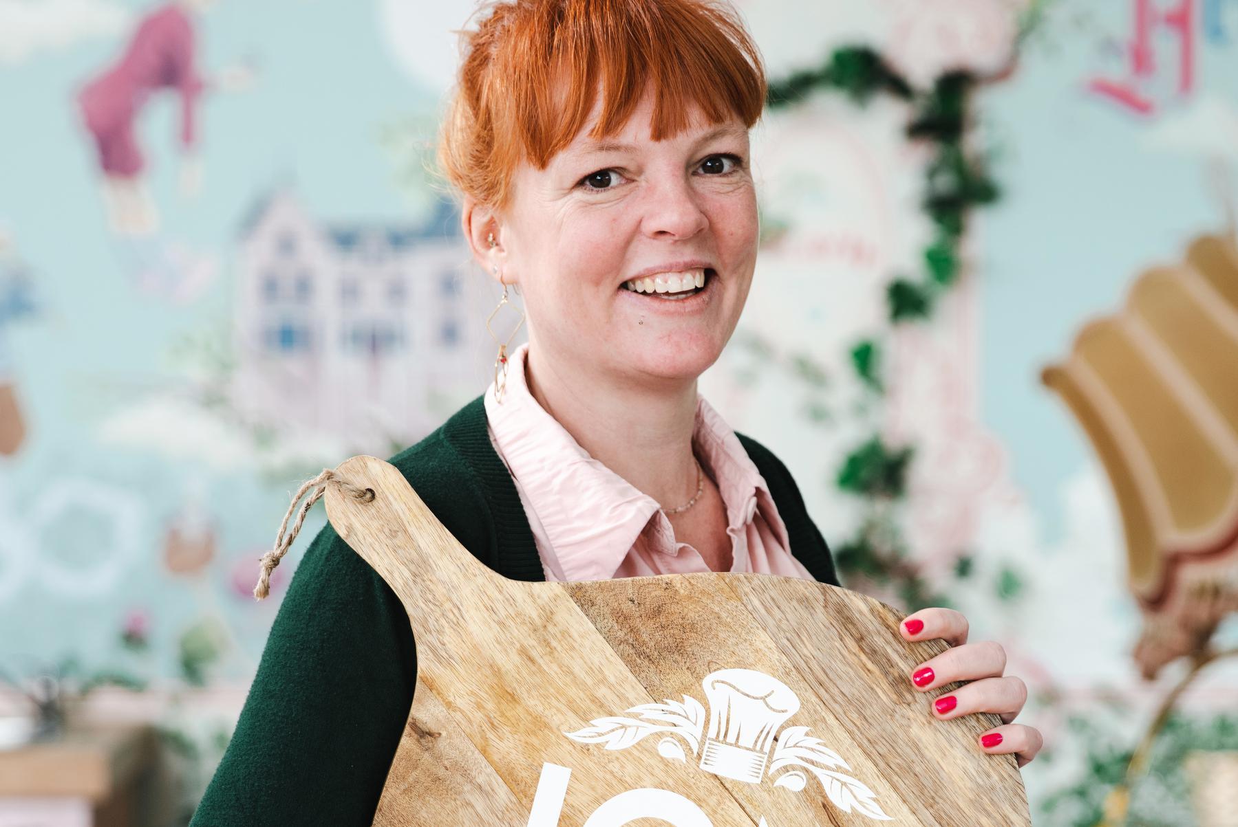 Joni gaat taartenstrijd aan in ‘Bake Off Vlaanderen’ - KW.be