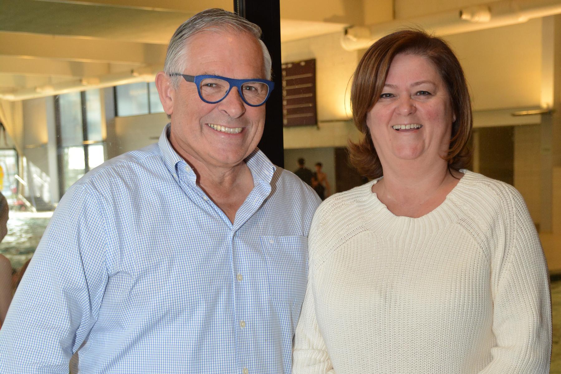 Heidi 25 jaar in sportcafé De Treffer dat uitstekend rapport krijgt ...