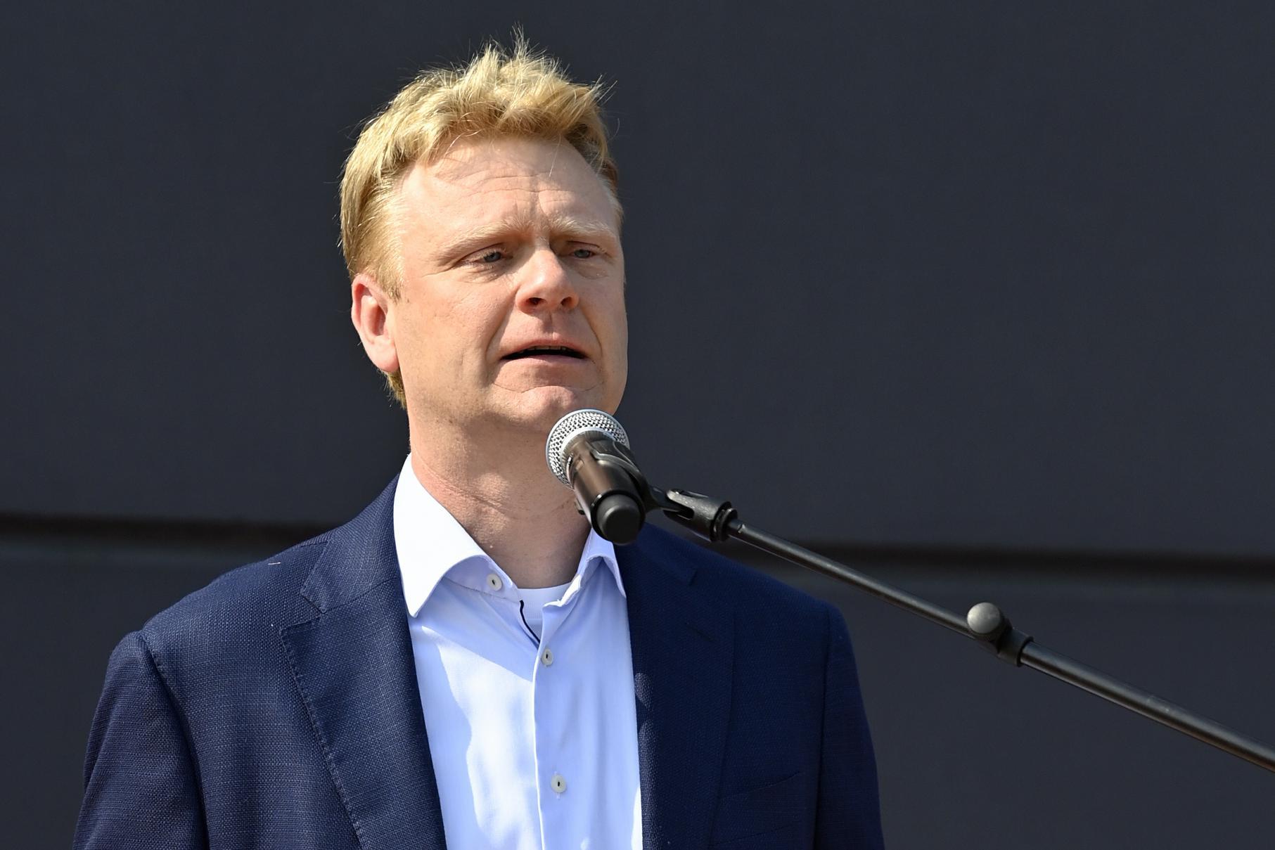 Plopsa-CEO ontkent aantijgingen van grensoverschrijdend gedrag - KW.be