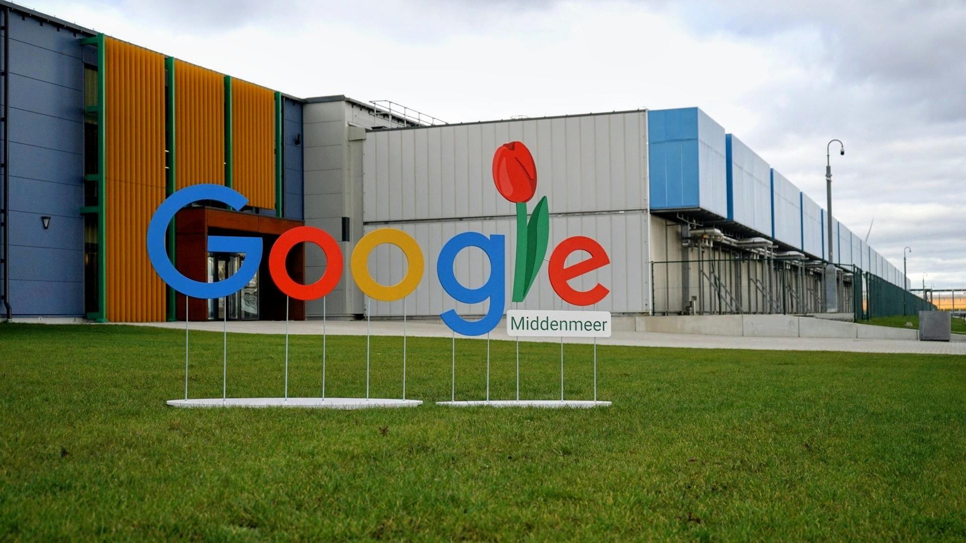 Google recrute un directeur d'Intel pour la fabrication de puces - Data ...