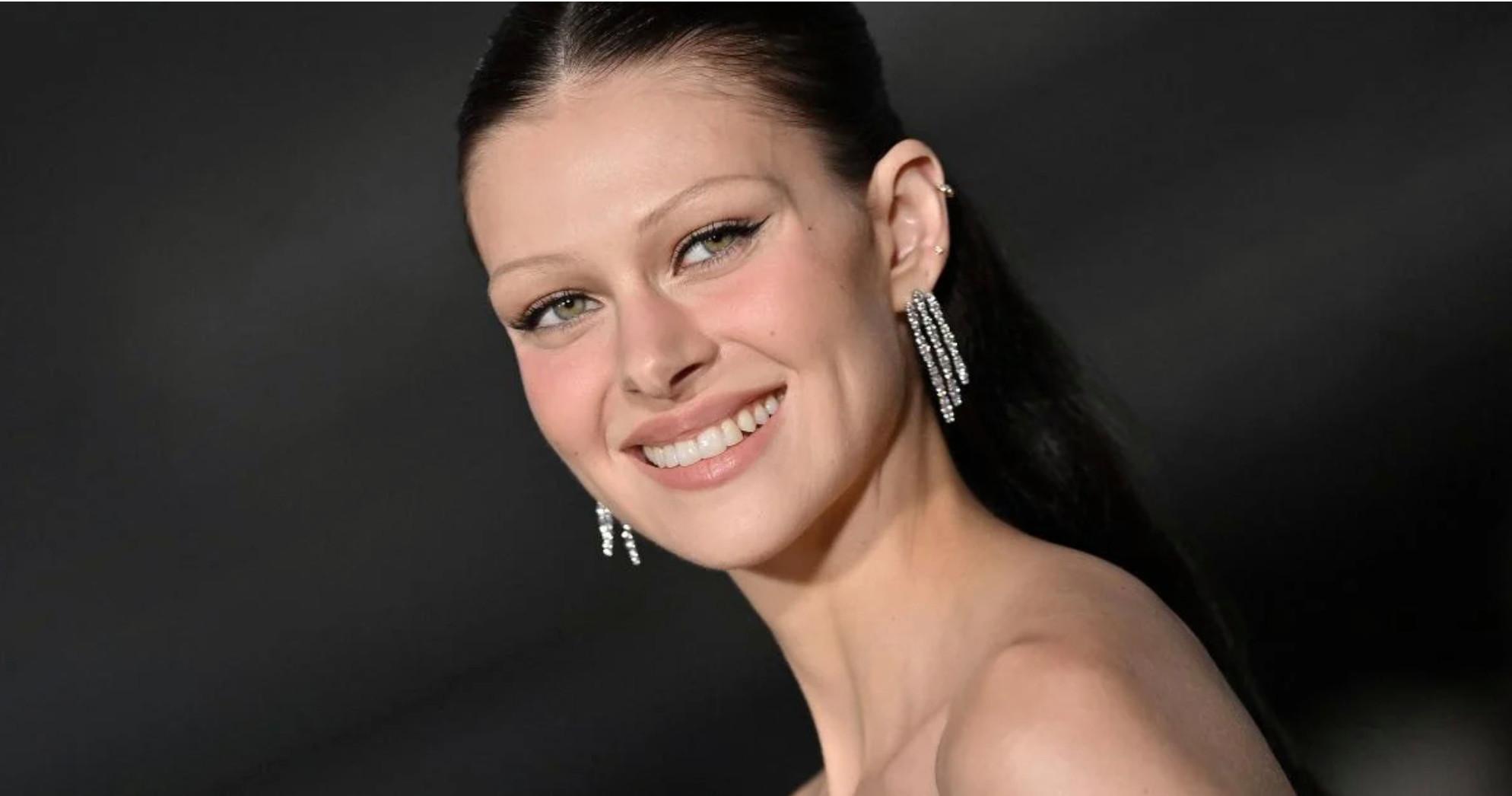 INSPIRATION : les sourcils fins, tendance des années 90, font un retour ...