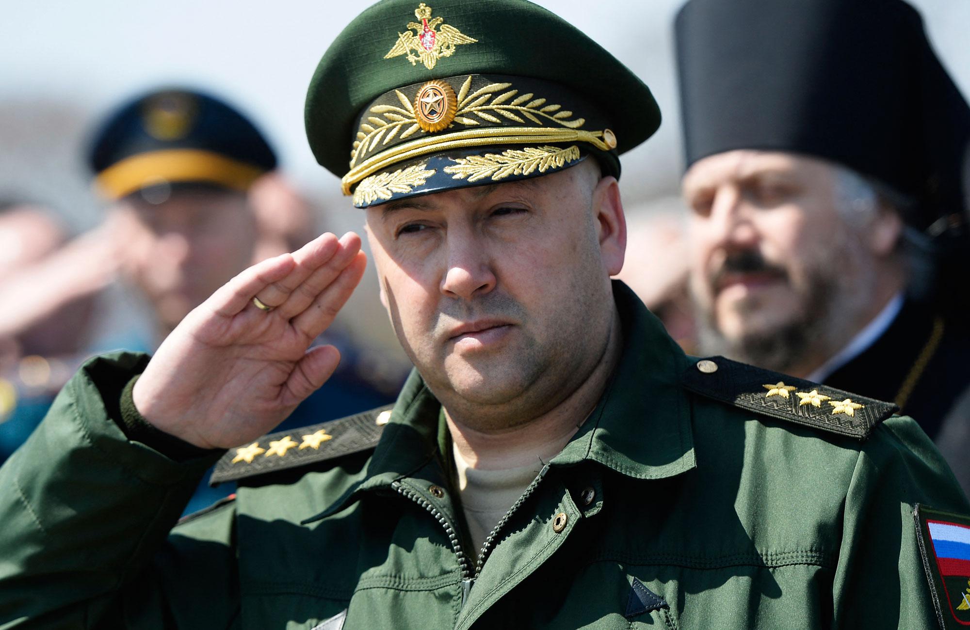 Forces russes en Ukraine: Sergueï Sourovikine, le "général Armageddon"