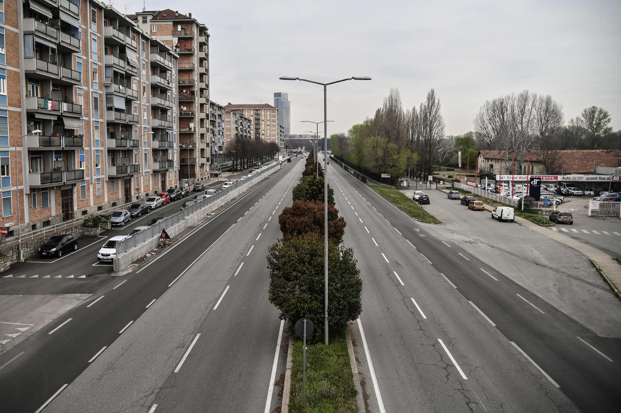Près de la moitié de la population mondiale se calfeutre face à l ...