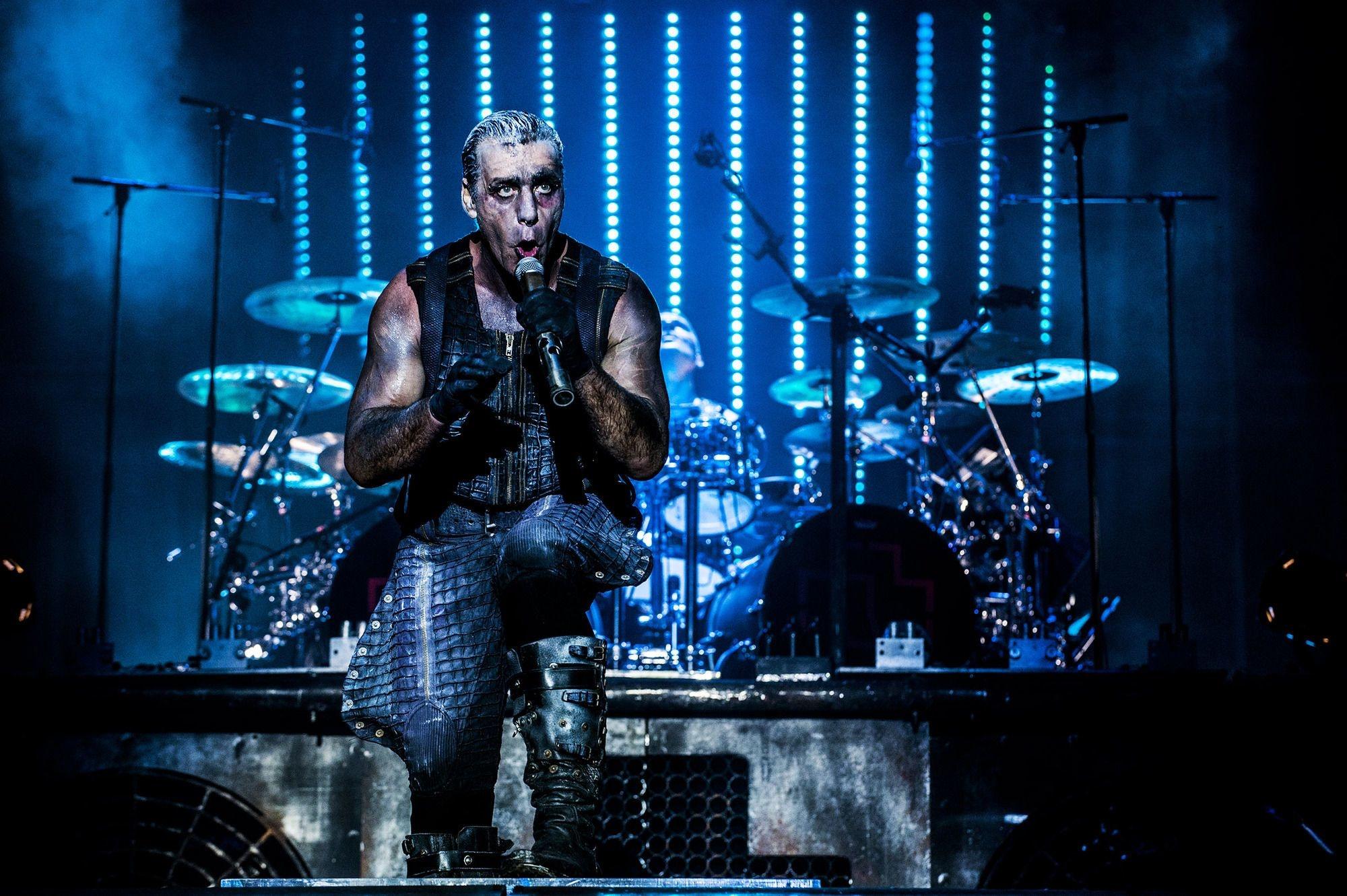 Coronavirus treft Rammstein, frontman Till Lindemann op intensieve zorgen