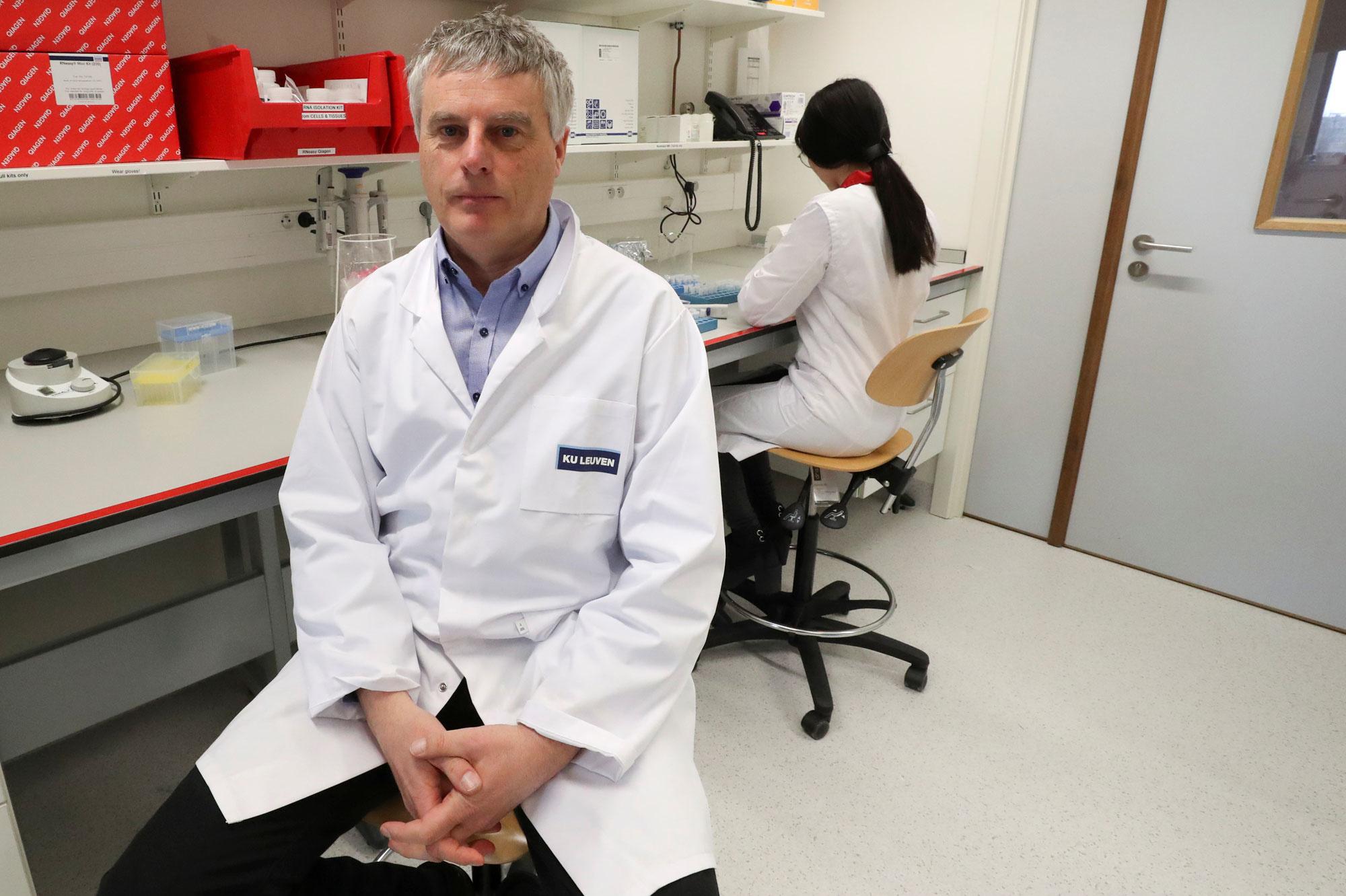 Johan Neyts (KU Leuven): 'Er is geen andere keuze dan een lockdown'