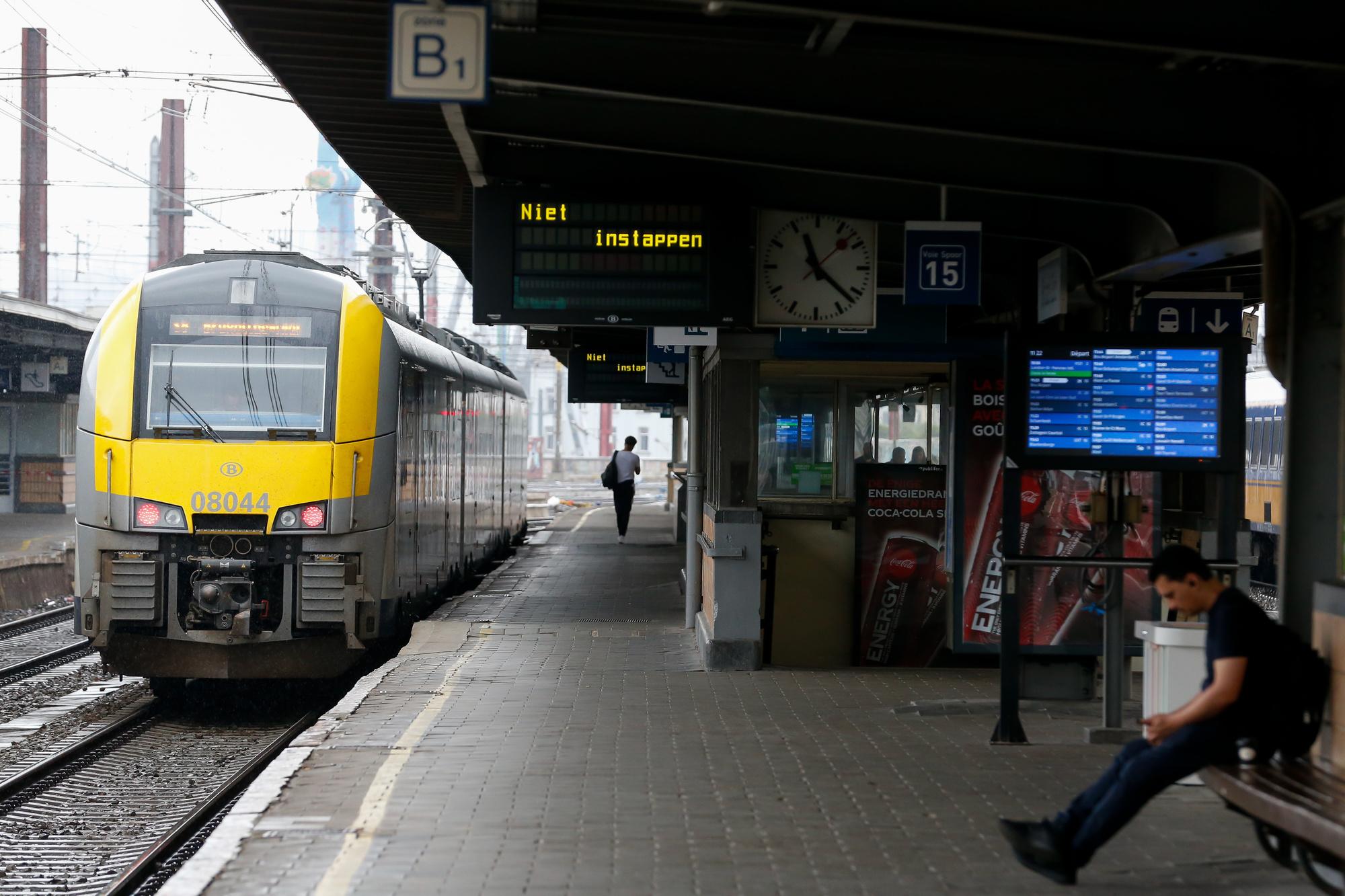 Le train de la SNCB avec un tag en hommage à George Floyd a été nettoyé