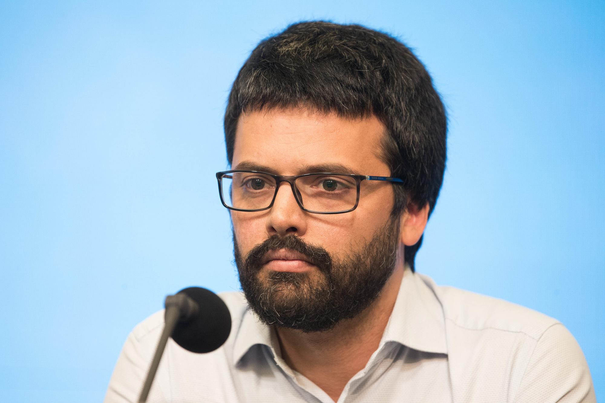 L'expert Emmanuel André se met en retrait sur fond de tensions