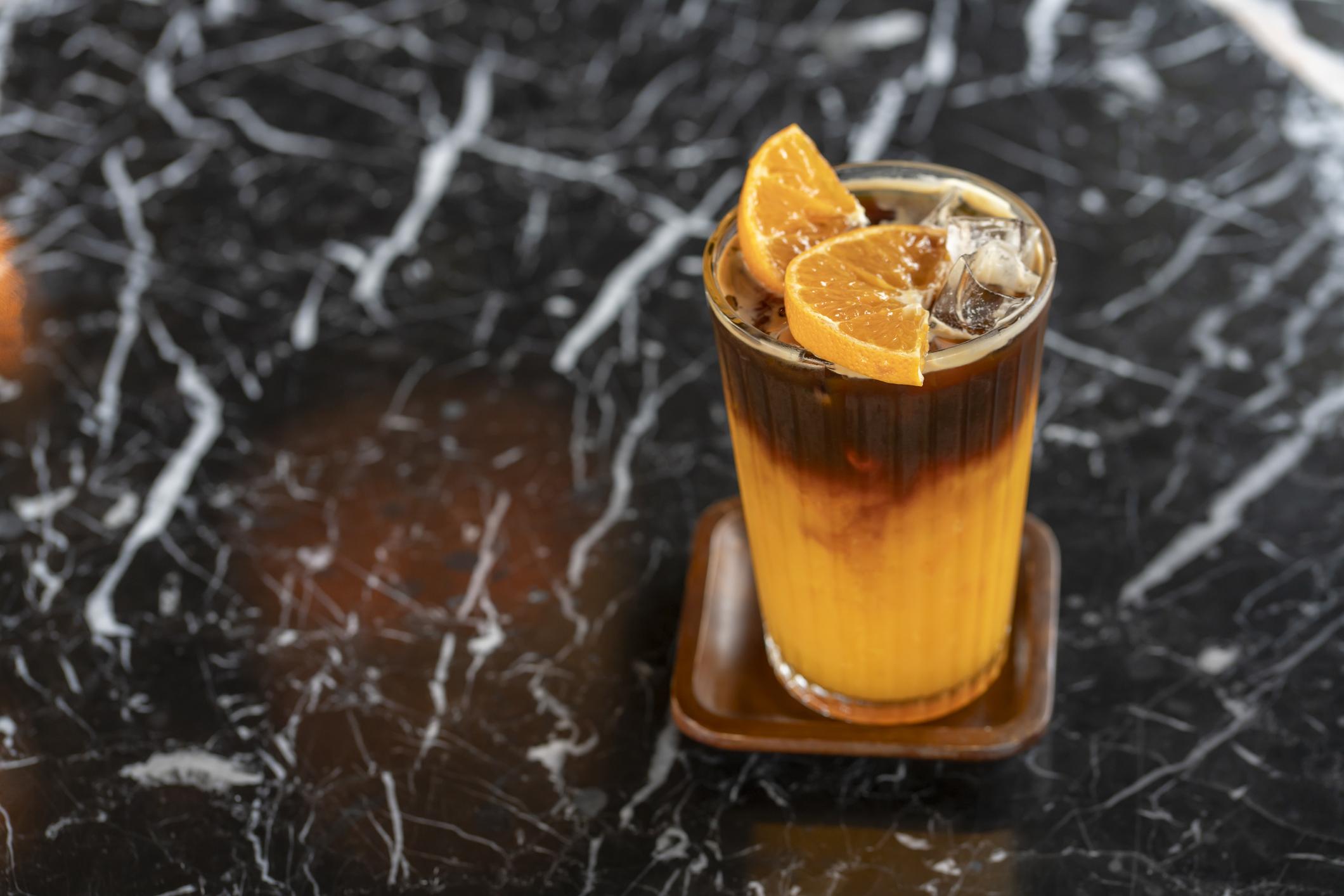 À TESTER : l’expresso jus d’orange, la boisson qui affole TikTok