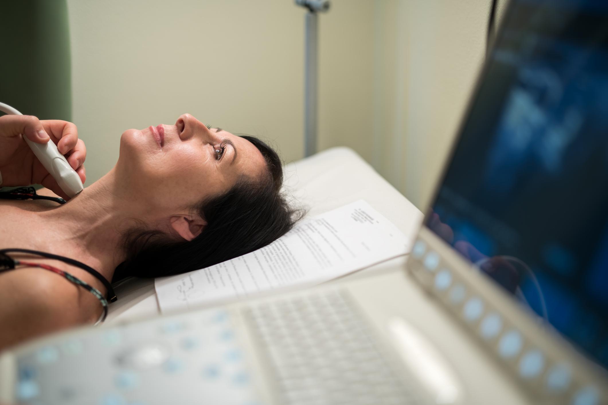 Wat doet je schildklier met je gewicht? De expert legt het uit - Libelle