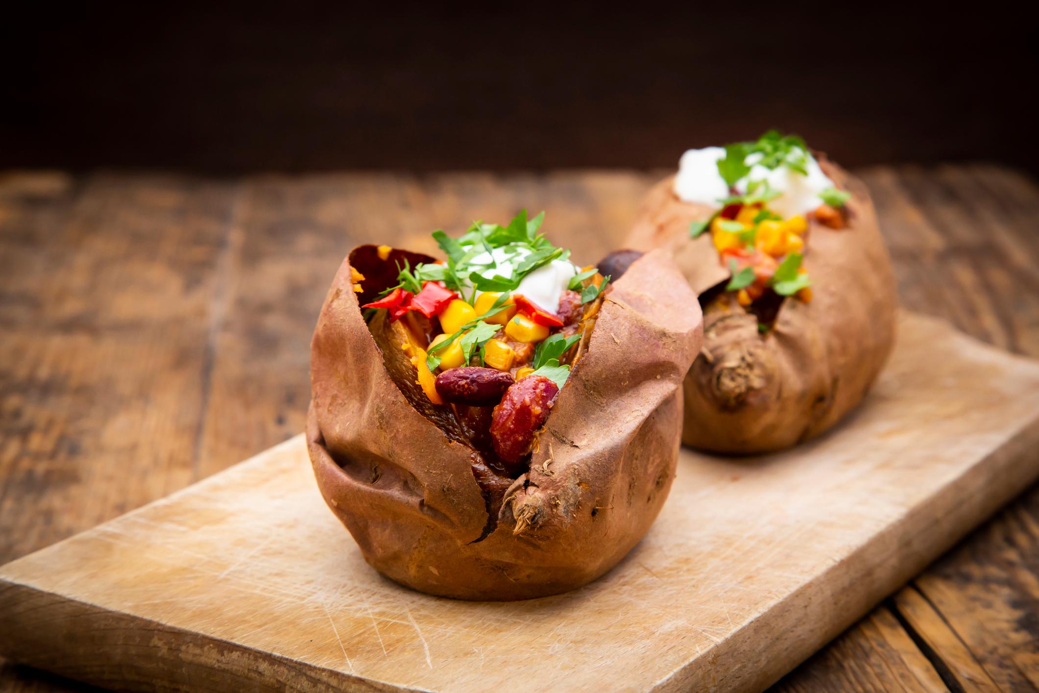 JACKET POTATOES: 5 recettes pour revisiter ce délice de la street food ...