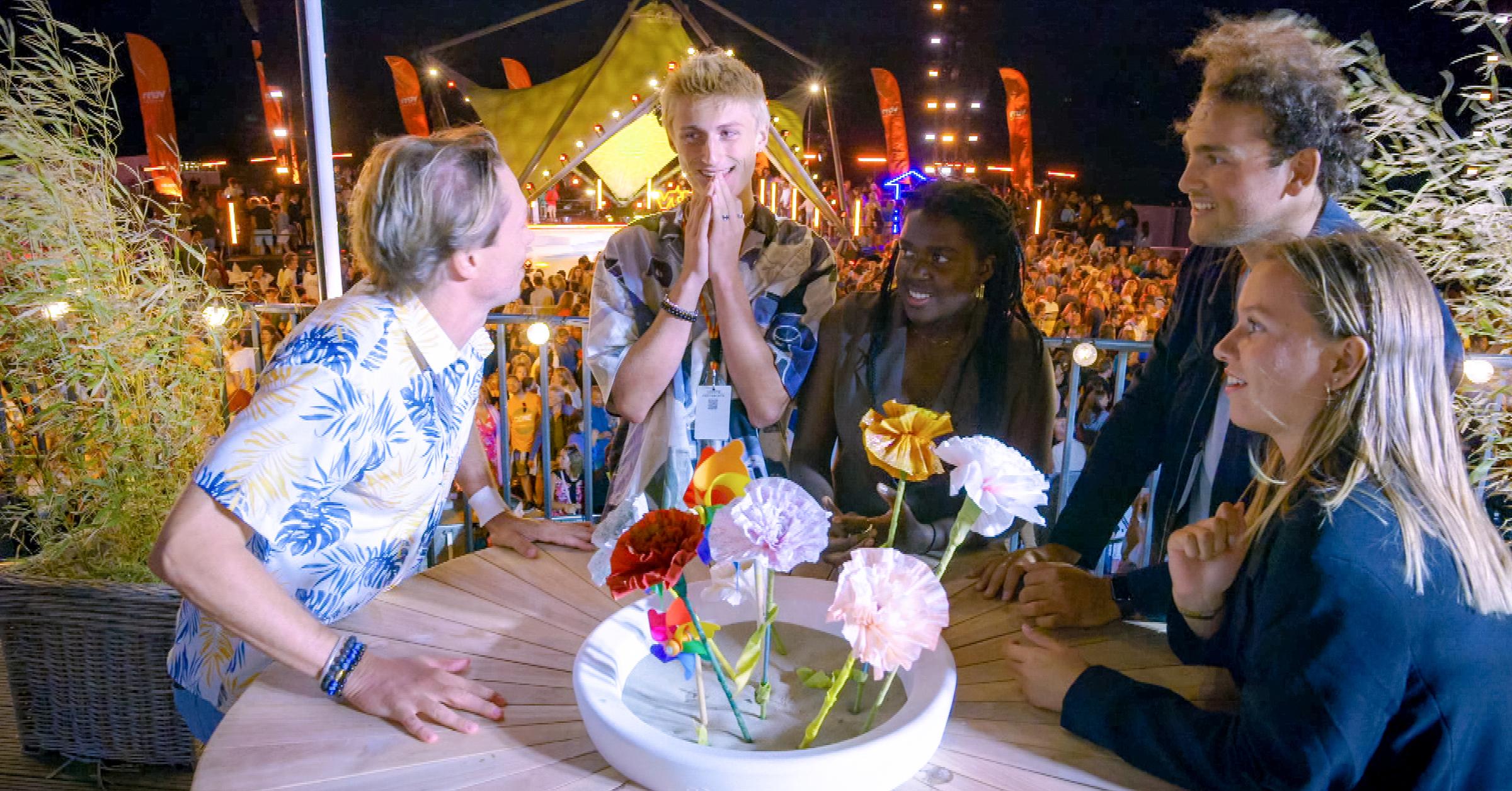 'Regi Academy': finalisten zingen nieuwe single in