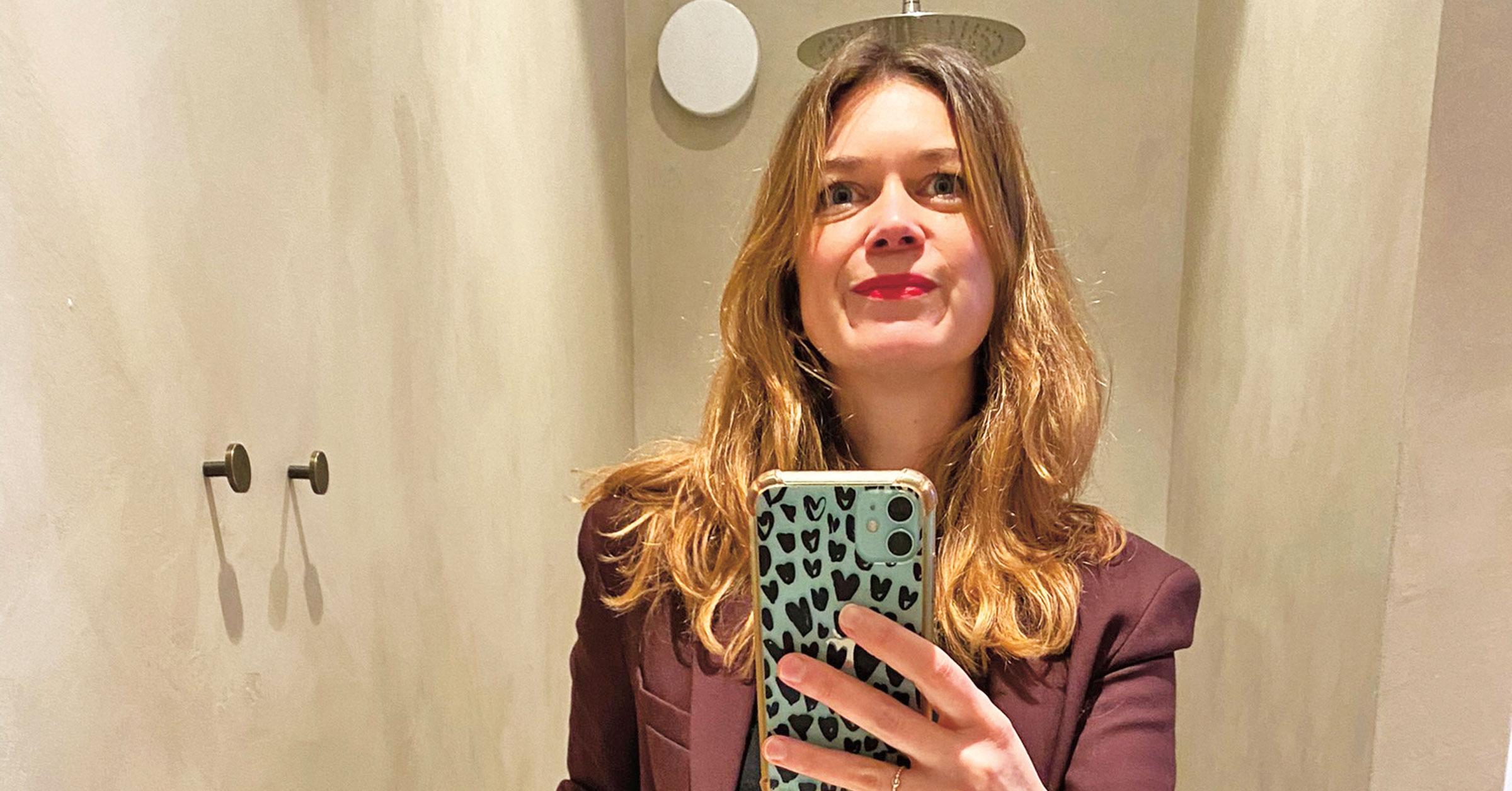 Onvoorbereid op reis - Eva's edito: 'Nu heb je covid. En strakke ...