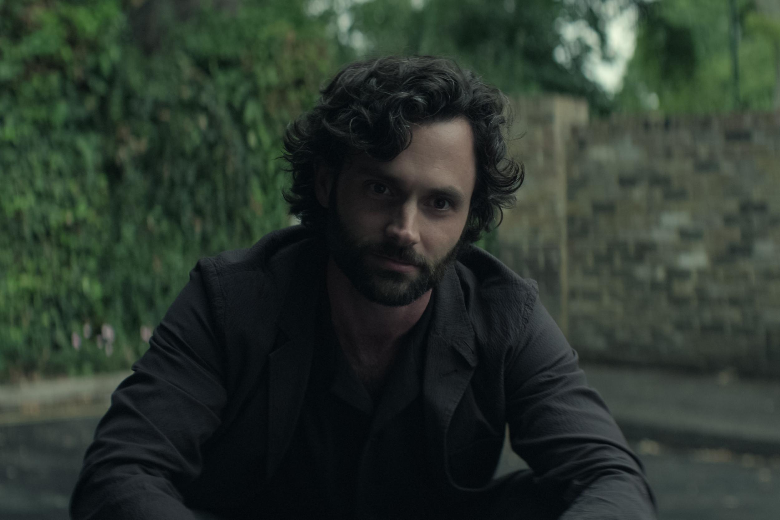 You: Penn ‘Joe’ Badgley licht tipje van sluier over seizoen 5