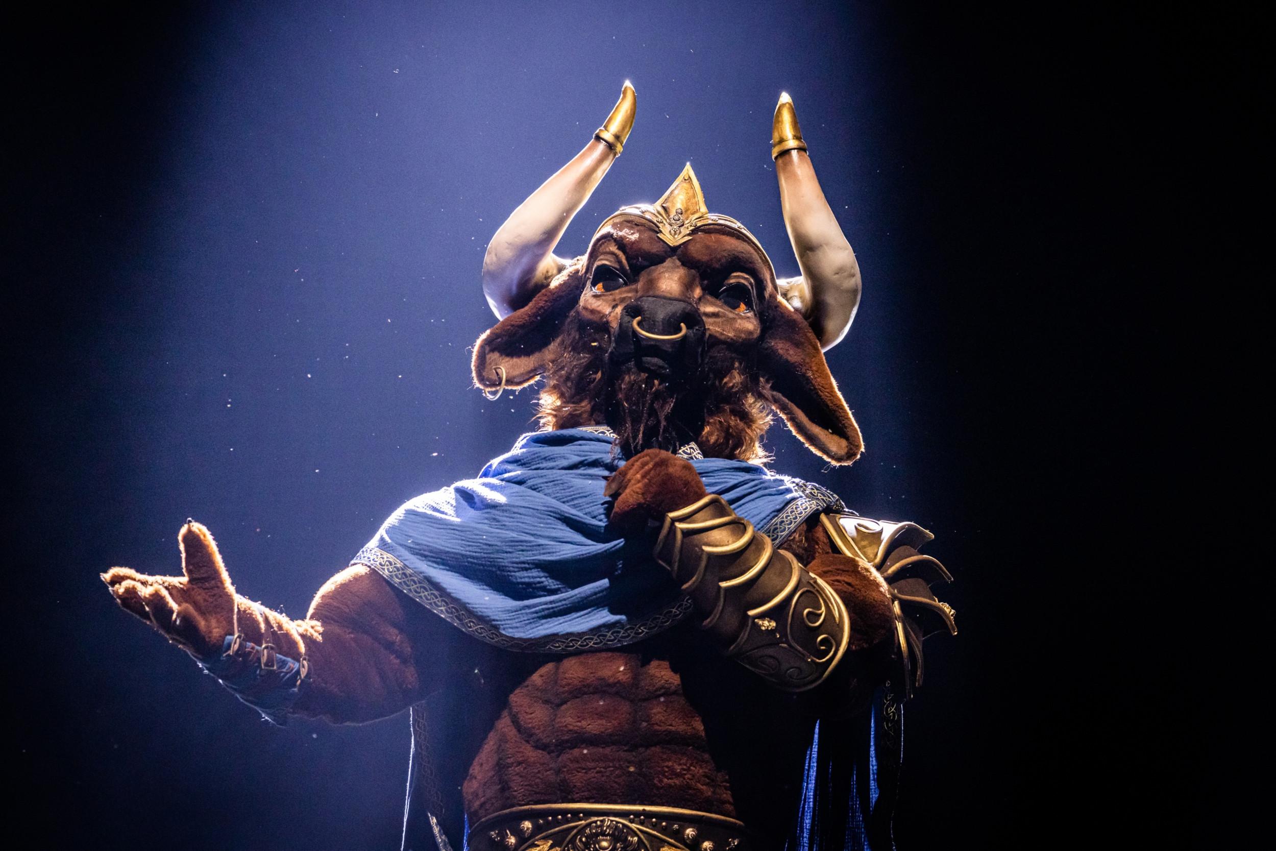 ‘The Masked Singer’: Minotaurus doet alle monden openvallen