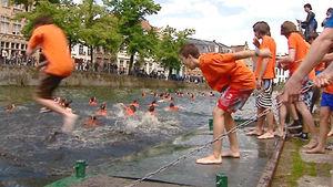 100 jongeren springen in de reien - KW.be