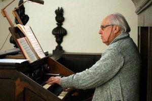 Roeselaarse orgelkring brengt hommage aan organist Flor Peeters - KW.be
