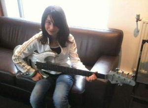 Twaalfjarige Febe uit Brugge scoort op YouTube - KW.be