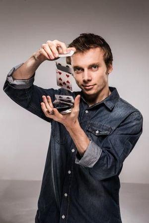 VIDEO Nicholas Arnst verrast kijkers met bliksemsnelle en originele ...