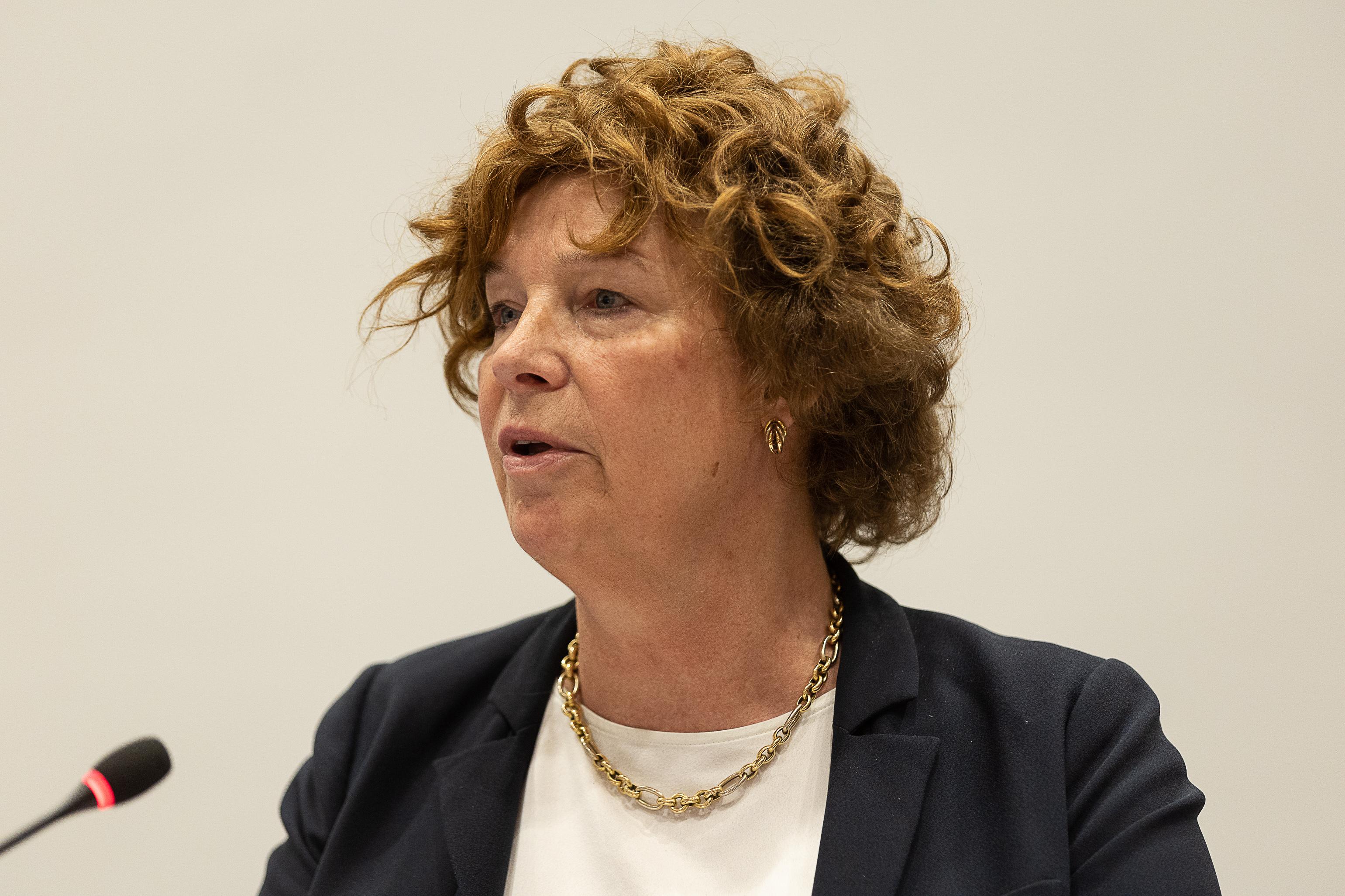 De Sutter se défend en Commission: "Une mauvaise pratique du passé qu ...