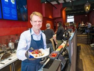 Sharon (36) en Davinio (37) met café In ‘t Geniep op Dulle Dunderdagen ...