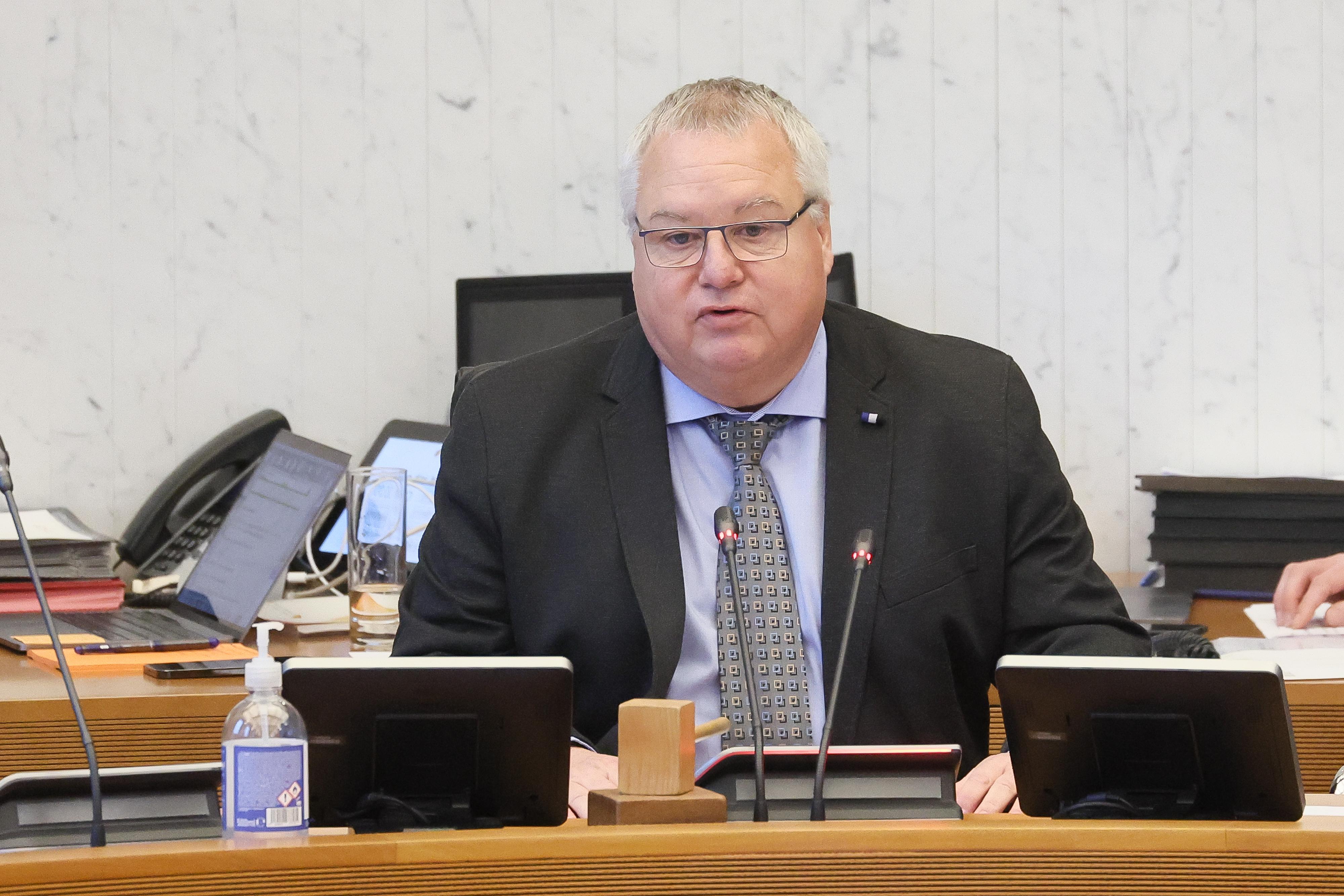 Les premiers mots du nouveau président du parlement wallon, André Frédéric