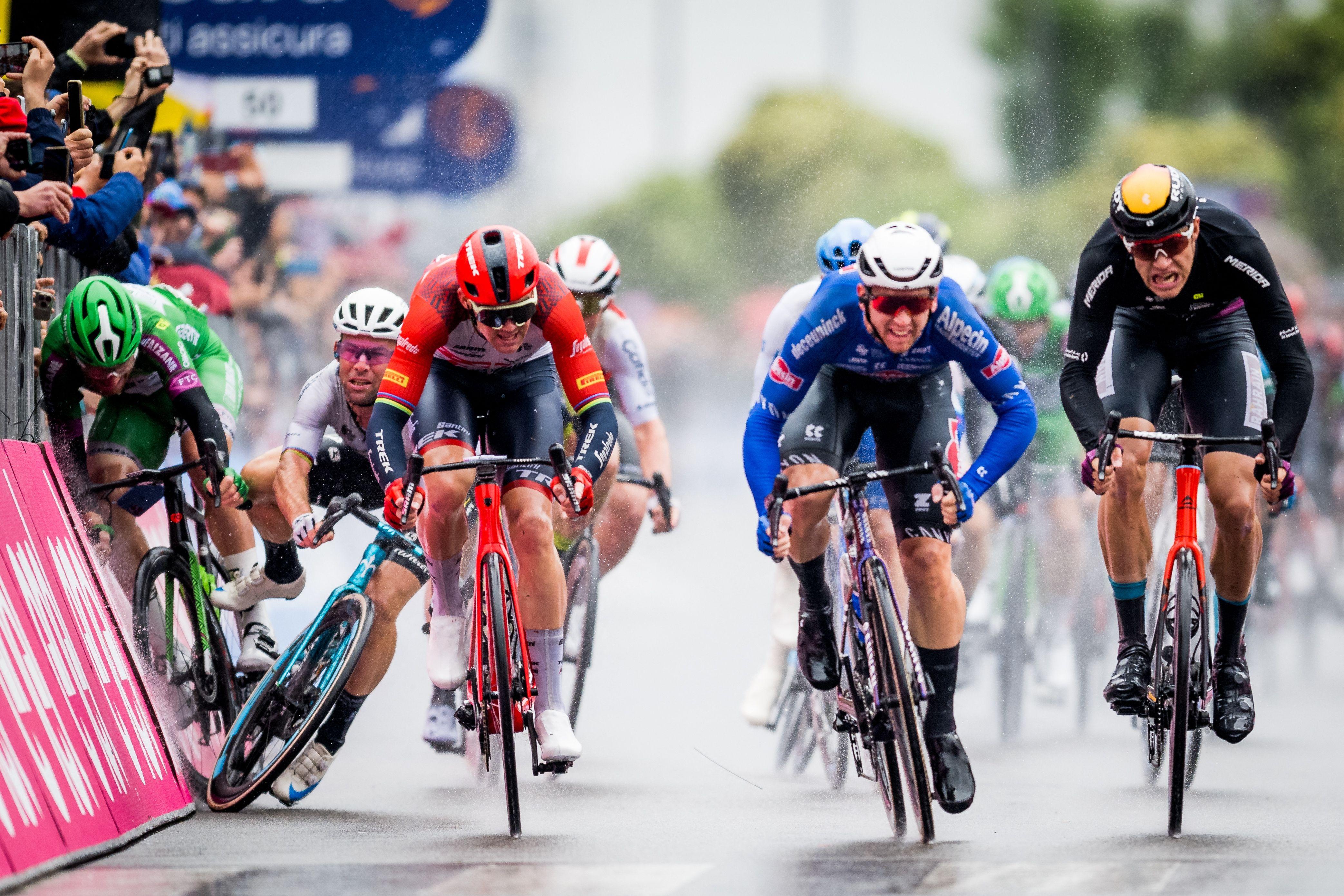 Alles over rit 6 van de Giro: Napels zien, en hopelijk niet weer vallen