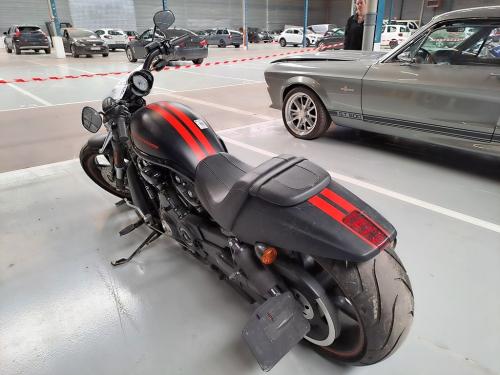 Van Porsche met gouden velgen tot zware Harley-Davidson: zestal ...