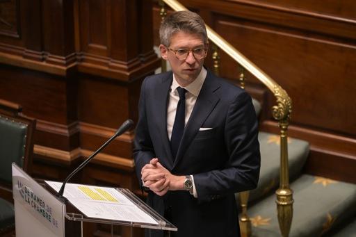 Delhaize: Dermagne projette une réforme de la loi Renault