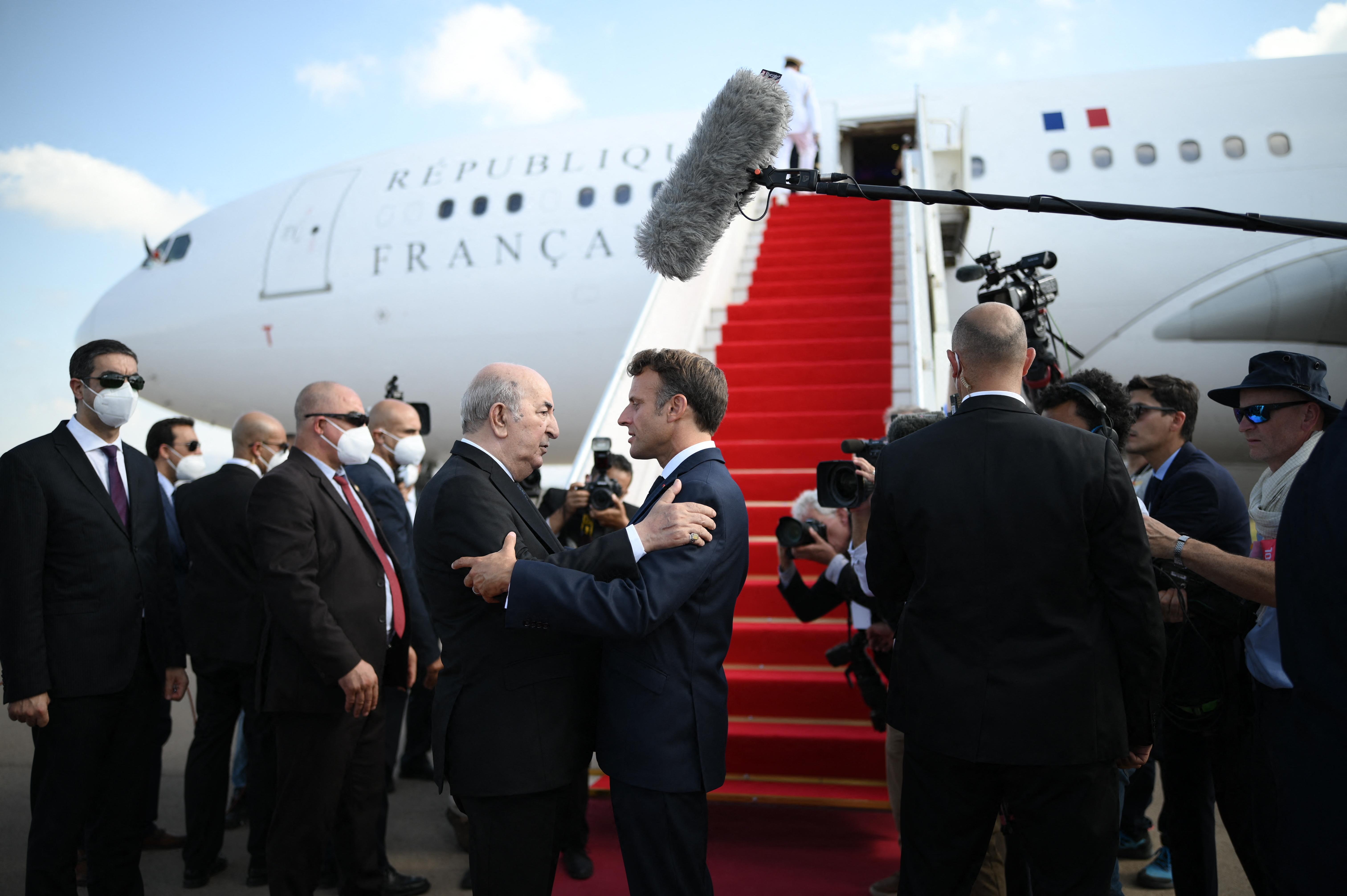 Déclaration d'Alger: les présidents français et algérien ont scellé la ...