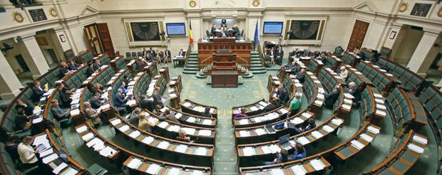 De prijs van de democratie 340 miljoen euro* *Kostprijs Senaat, Kamer ...