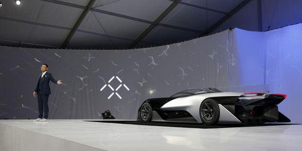 Tesla-concurrent lanceert 'Batmobile' met 1.000 pk