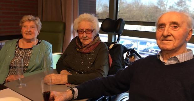 Maria Van Vynckt (102) uit Beernem viert in wzc Mariawende - KW.be